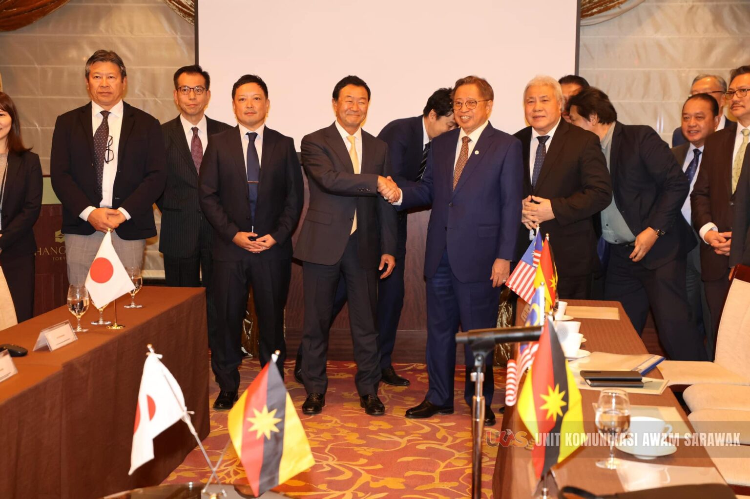 Hong Leong Group, Pertama Ferroalloys mull collab with S’wak govt to ...